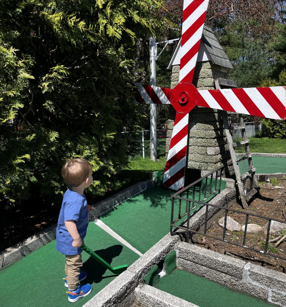 Where to Go for Outdoor Mini Golf! - Stamford Moms