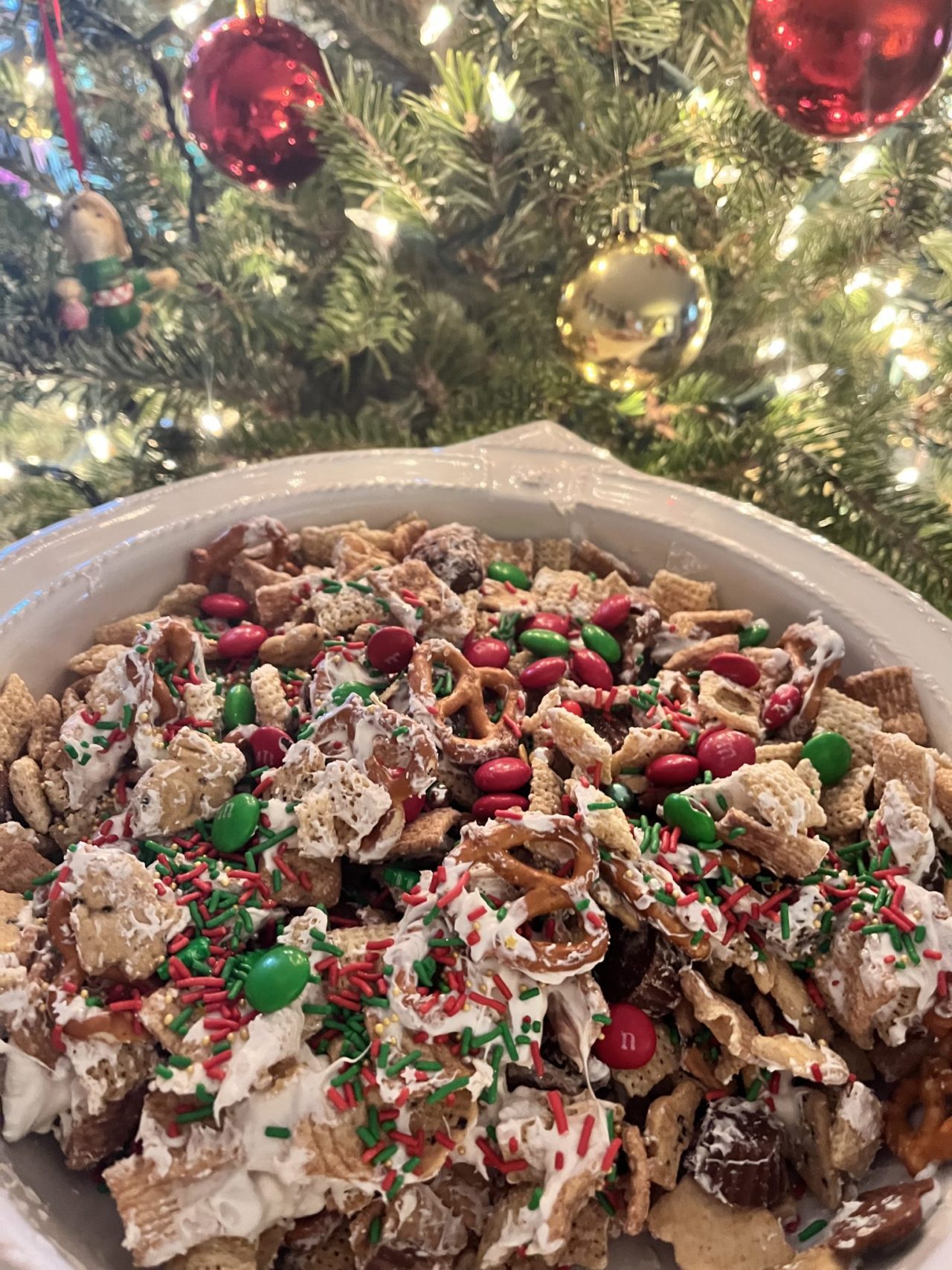 Recipe: Holiday Trail Mix! - Stamford Moms